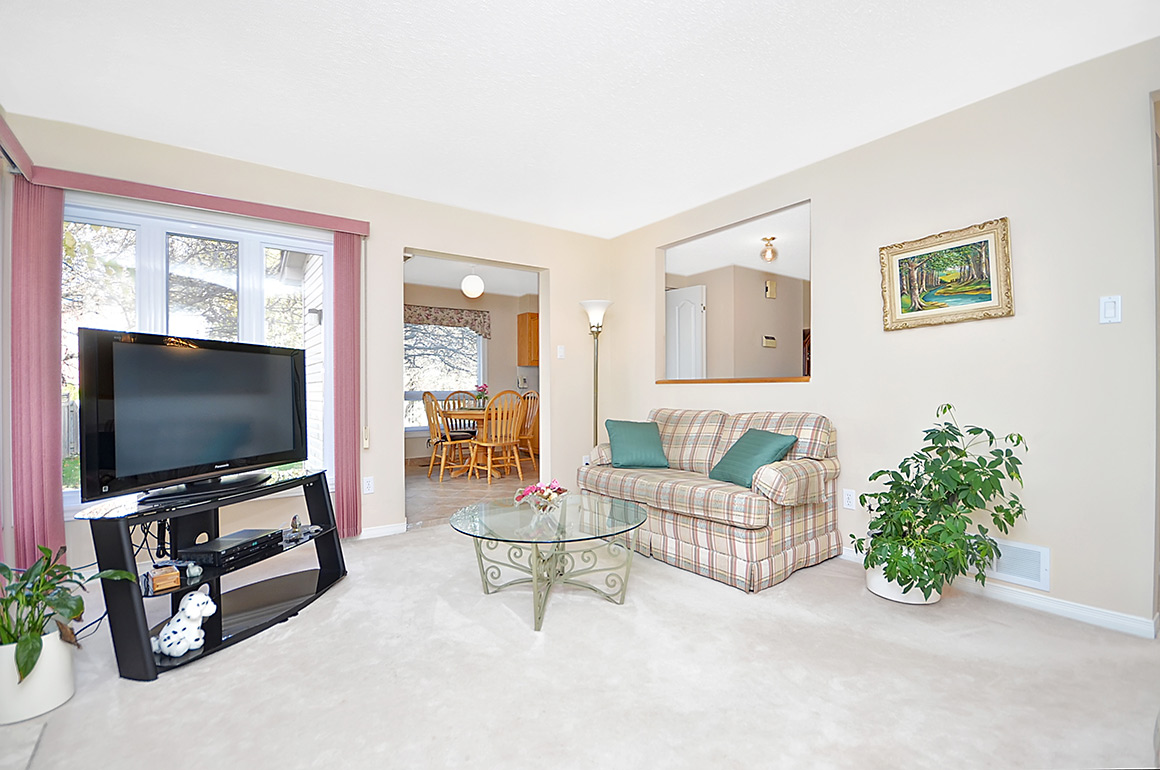 Emerald Meadows - Kanata House Curious