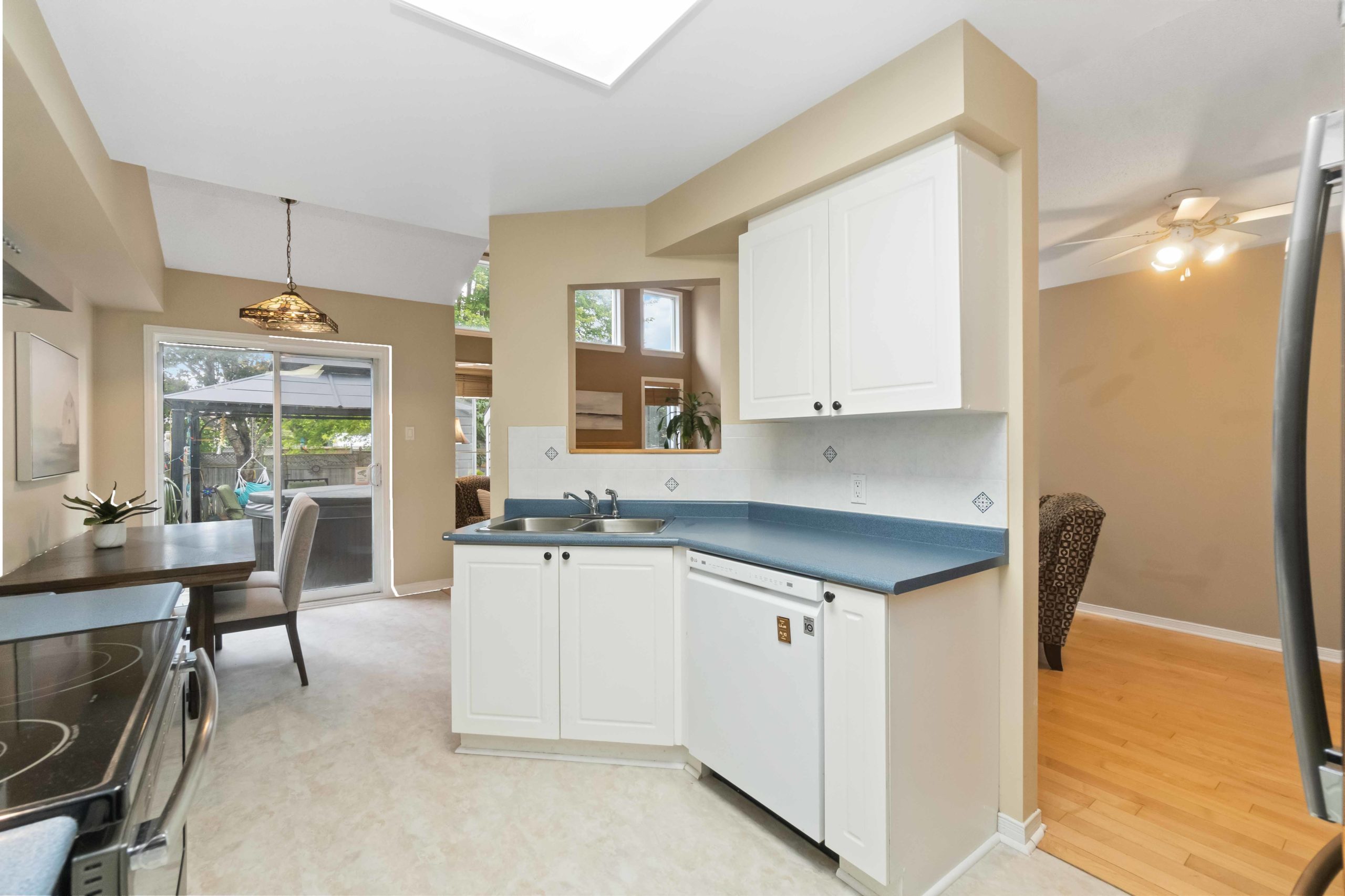 Barrhaven House Curious