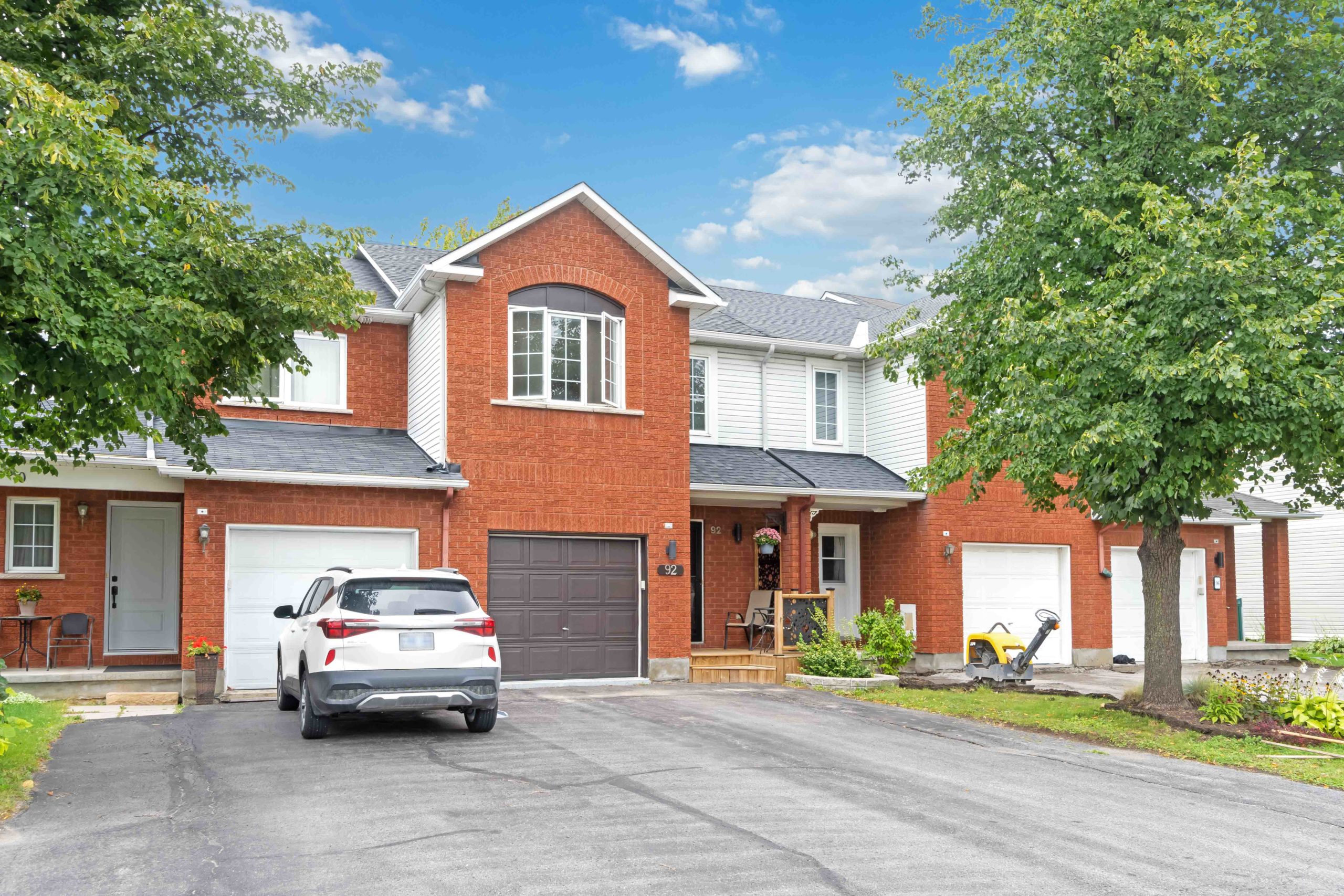 Barrhaven House Curious