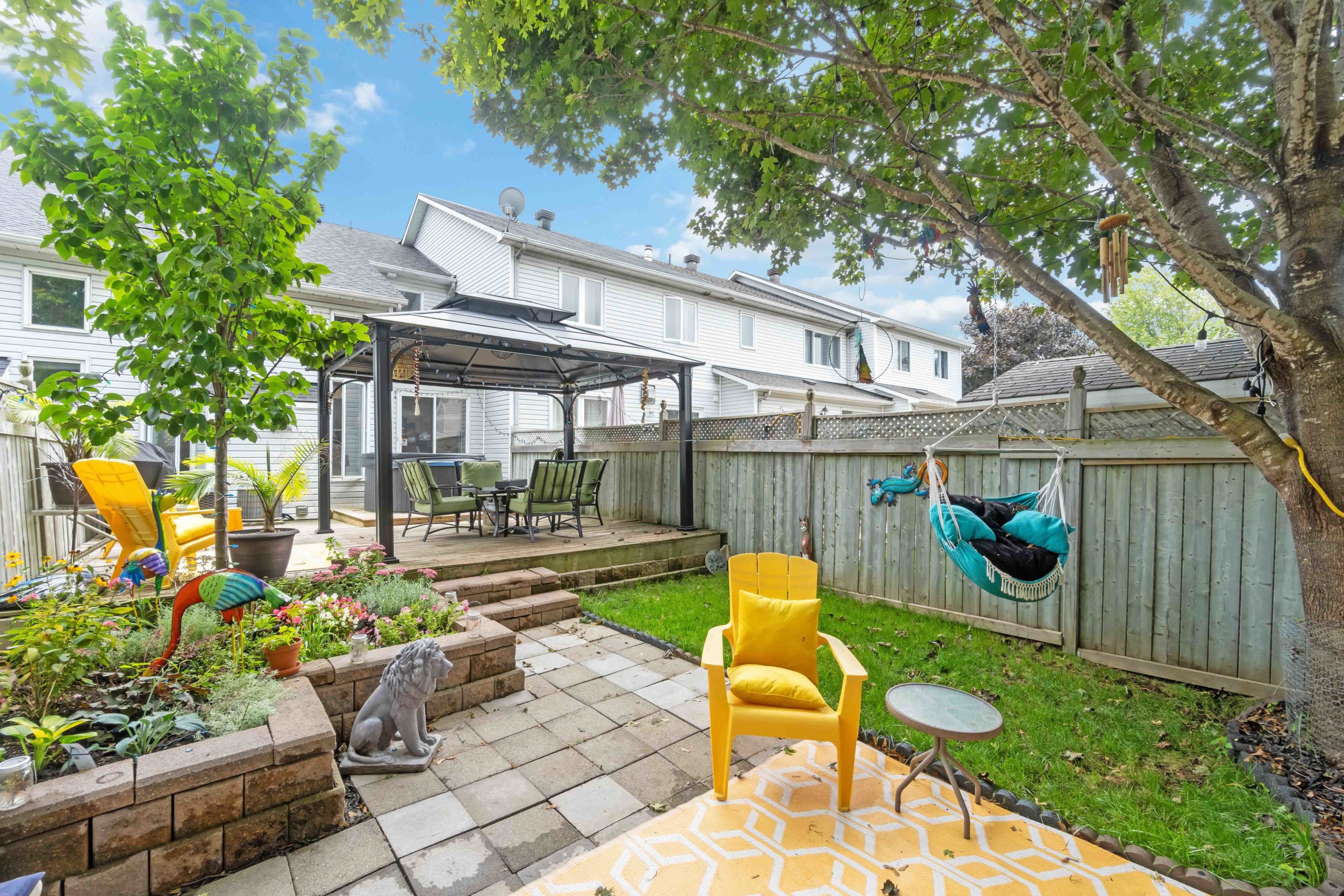 Barrhaven House Curious